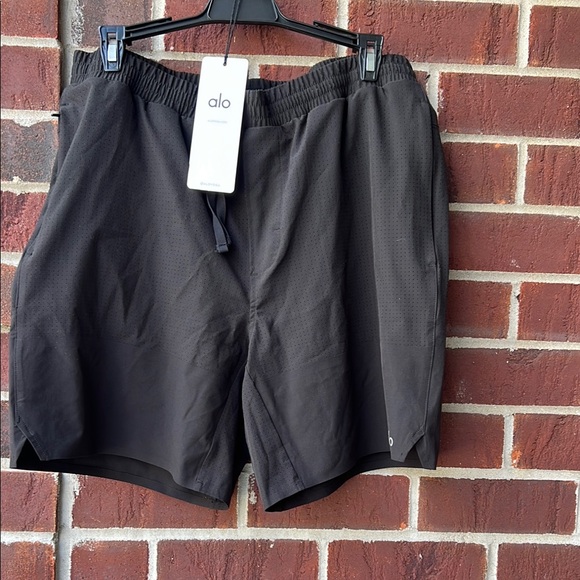 ALO Yoga | Shorts | Classic Black Workout Shorts | Poshmark